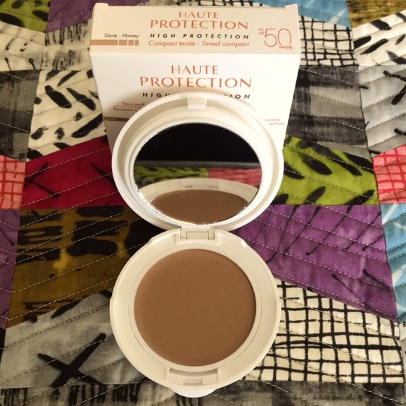 Avene | Makeup | Avene Haute Protection Spf 5 Tinted Compact Nwt | Poshmark